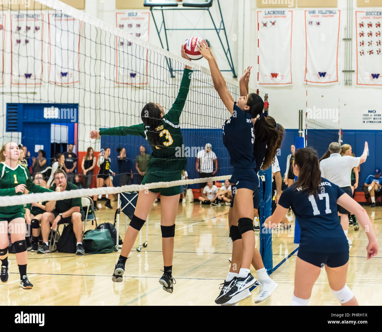 High school volleyball girls hi-res stock photography and images - Alamy