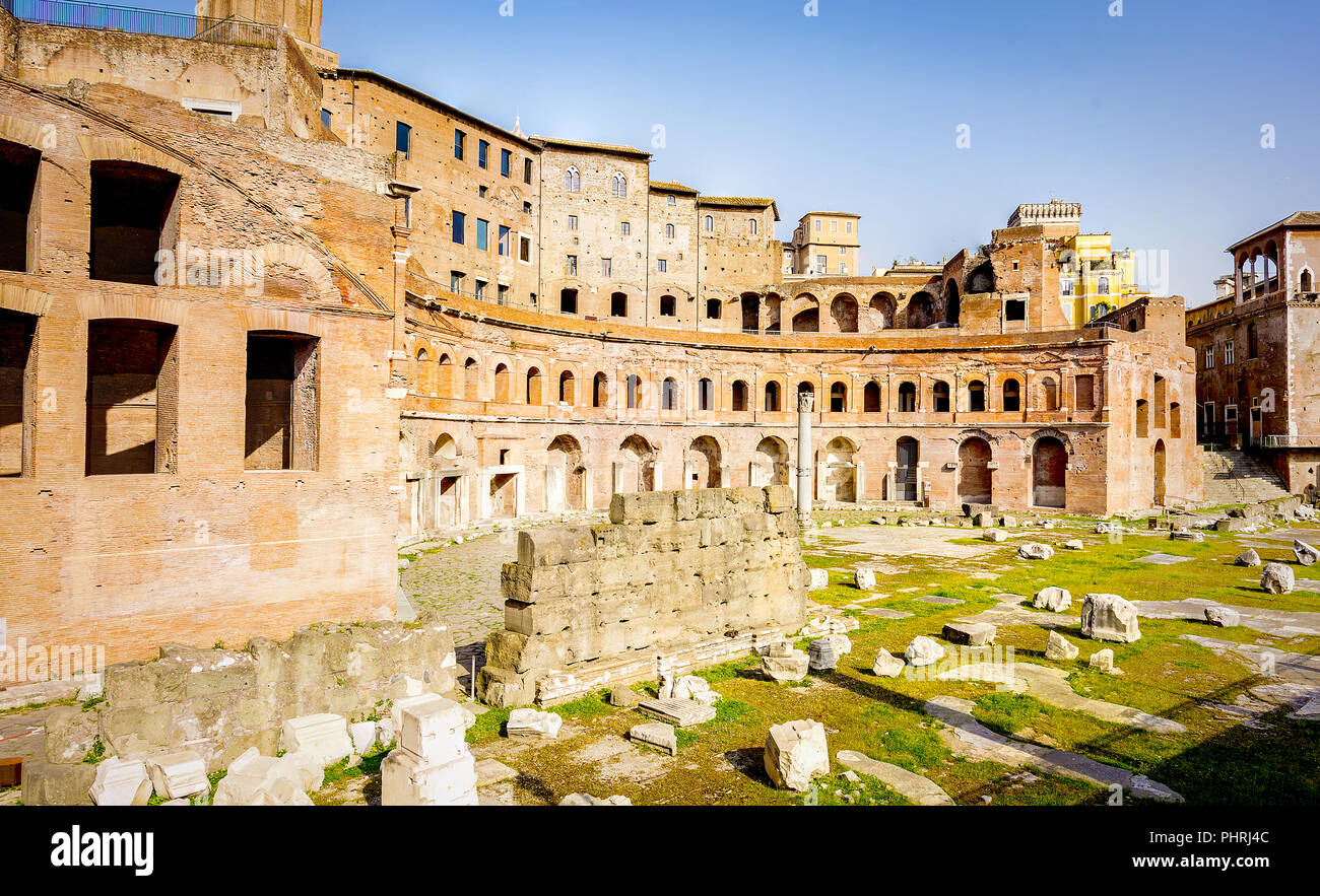 Ancient rome market square hi-res stock photography and images - Alamy