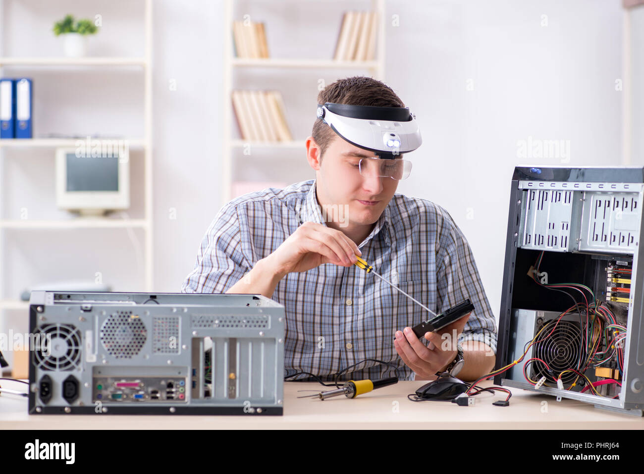 Technical maintenance serv hi-res stock photography and images - Alamy