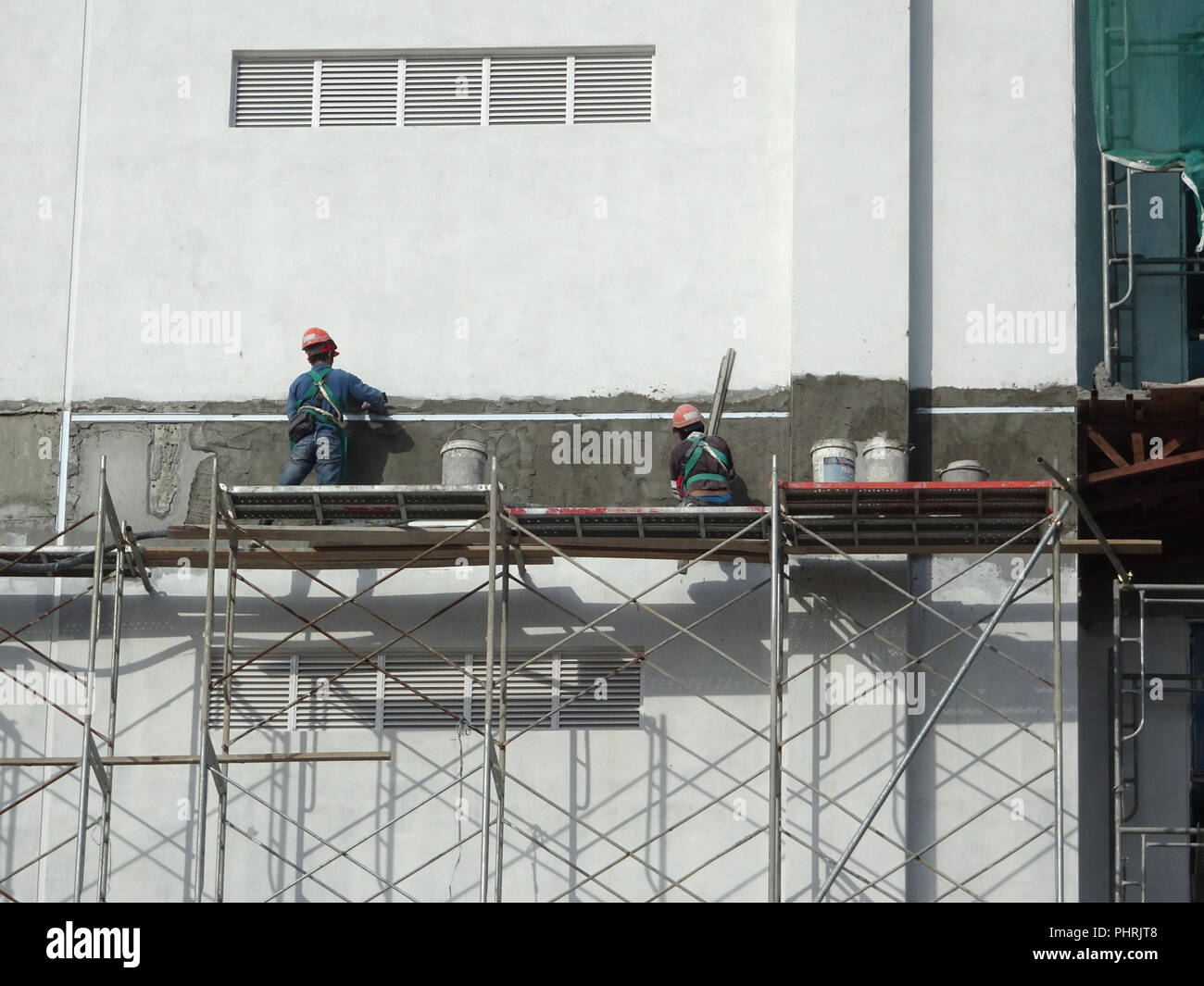 Workers wearing safety equipment hi-res stock photography and images ...