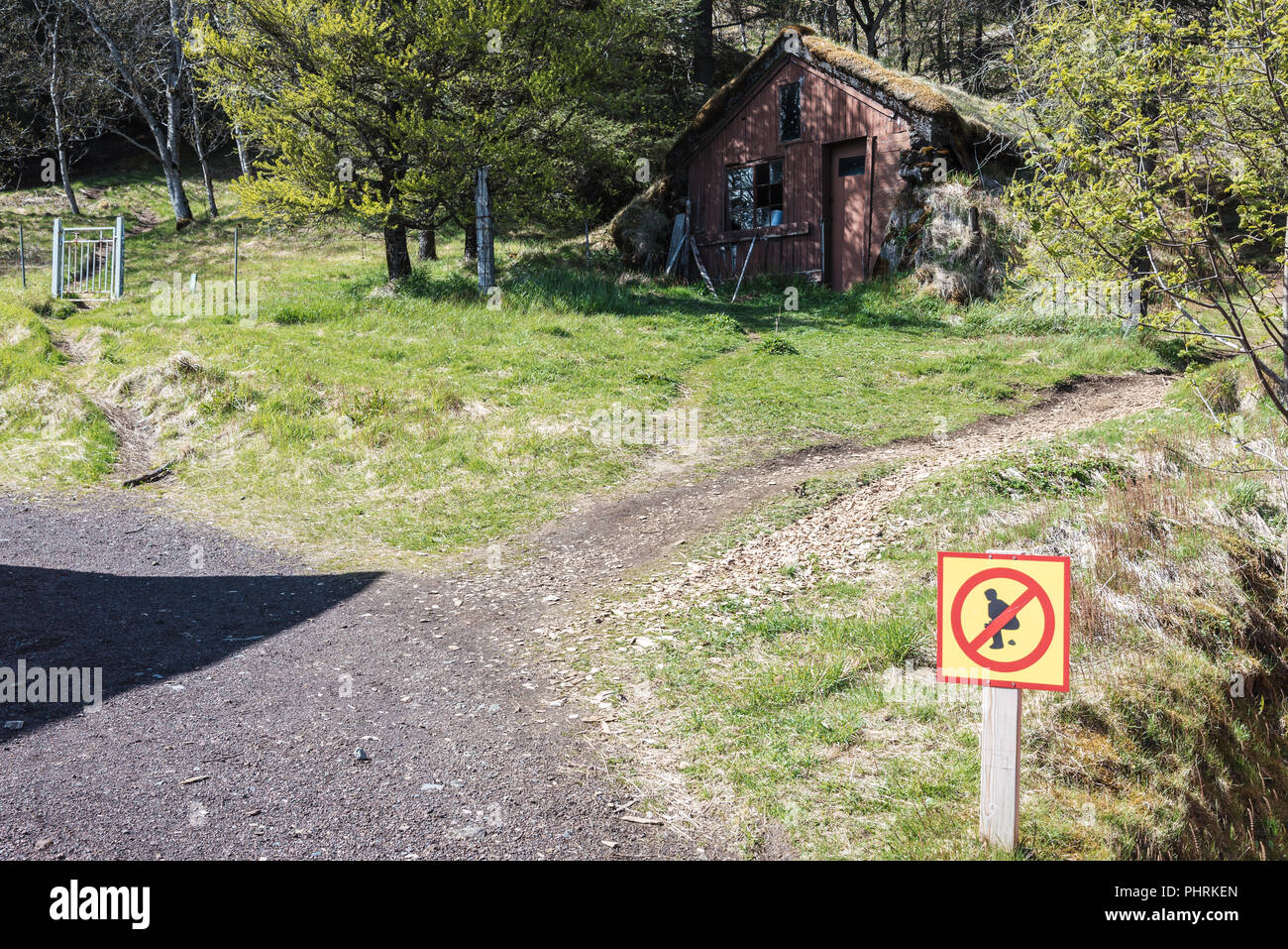 Defecate hi-res stock photography and images - Alamy