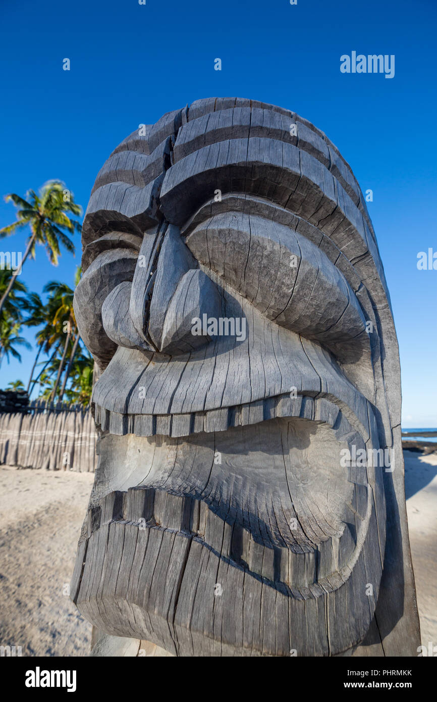 Polynesian tiki god hi-res stock photography and images - Alamy
