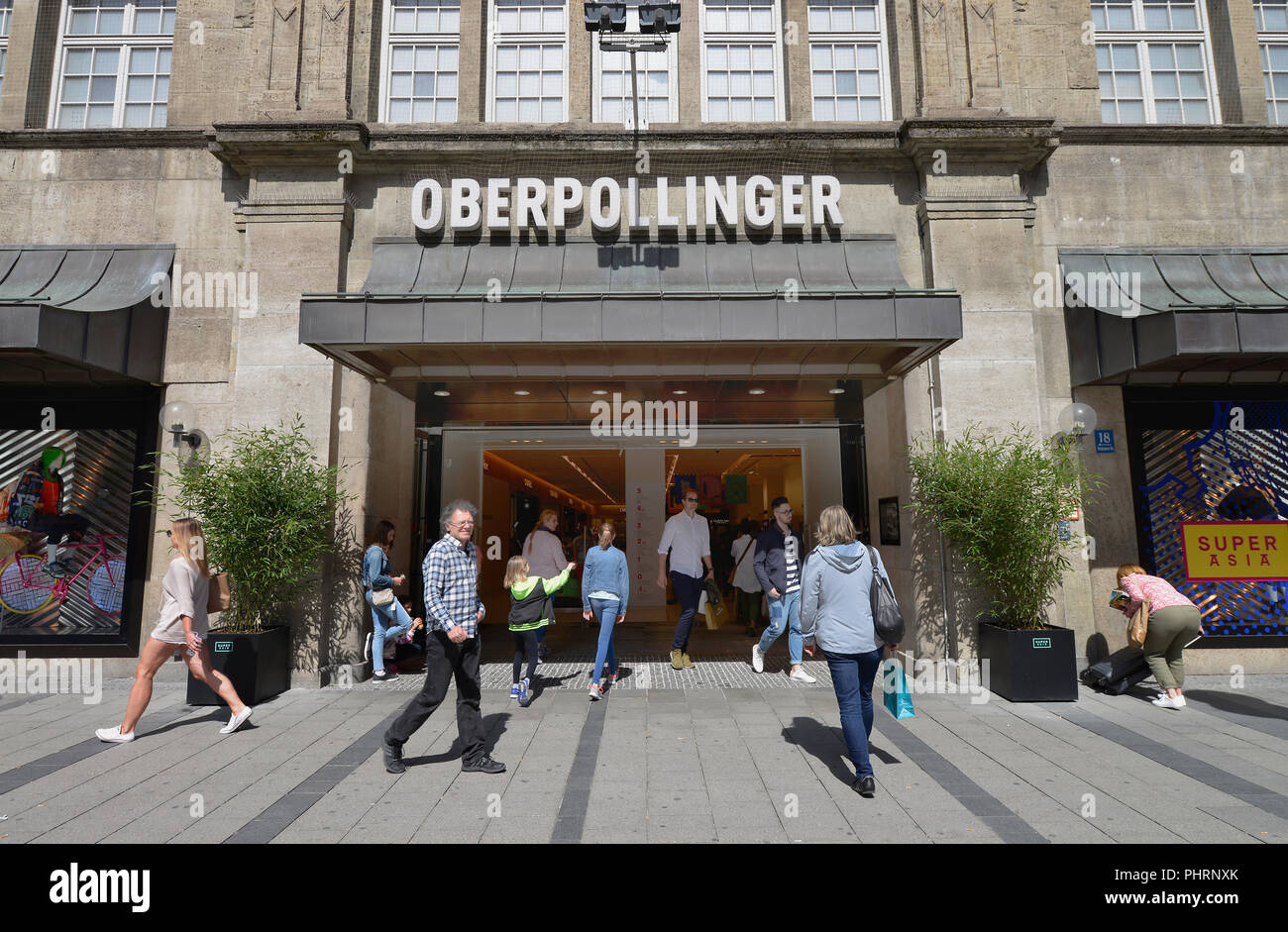 Oberpollinger, Neuhauser Strasse, Muenchen, Bayern, Deutschland Stock ...