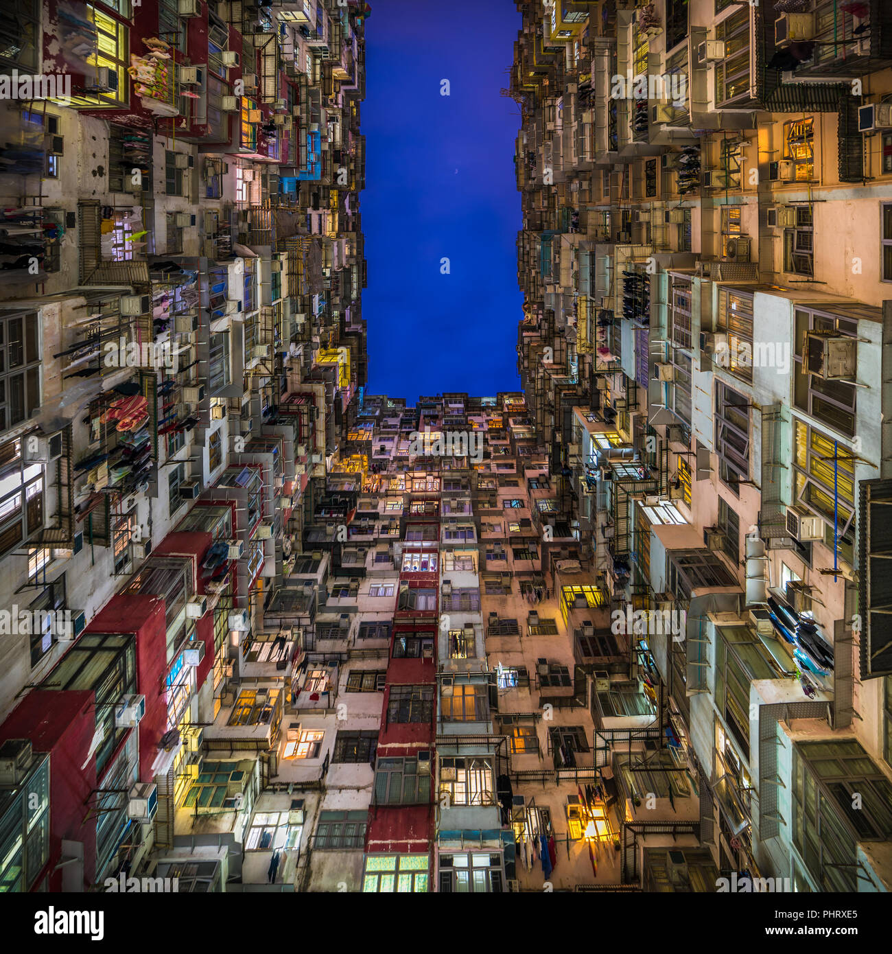 Overcrowded residential building in Hong Kong Stock Photo - Alamy
