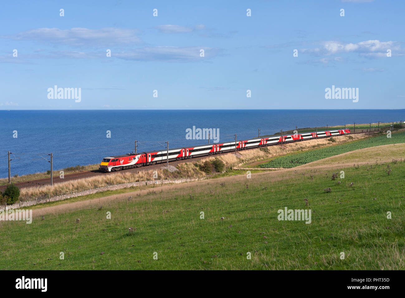 A London North Eastern railway ( LNER ) class 91 electric locomotive at ...