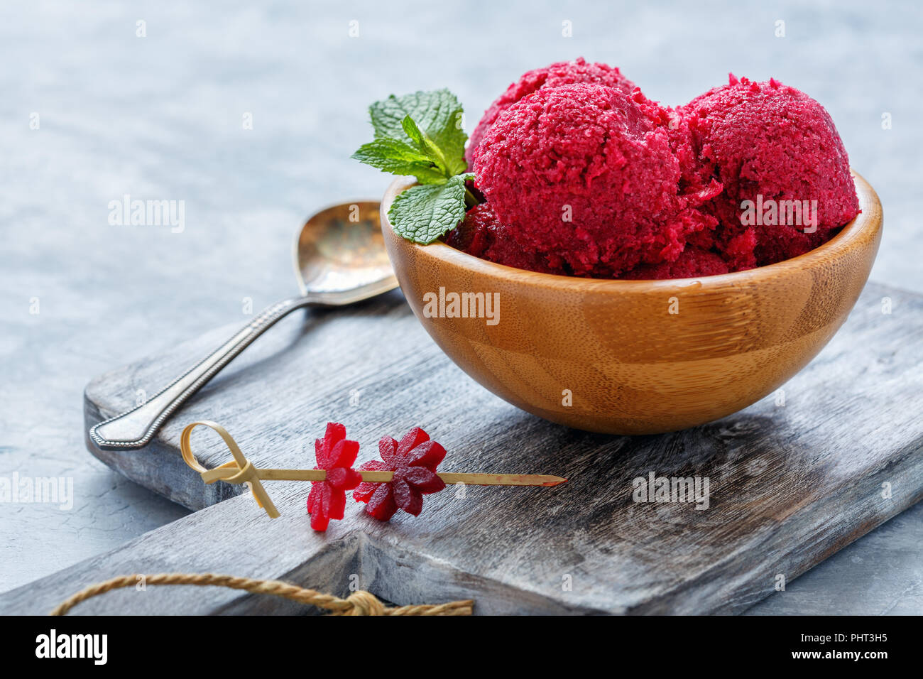 Artisanal beetroot ice cream in a wooden bowl Stock Photo - Alamy