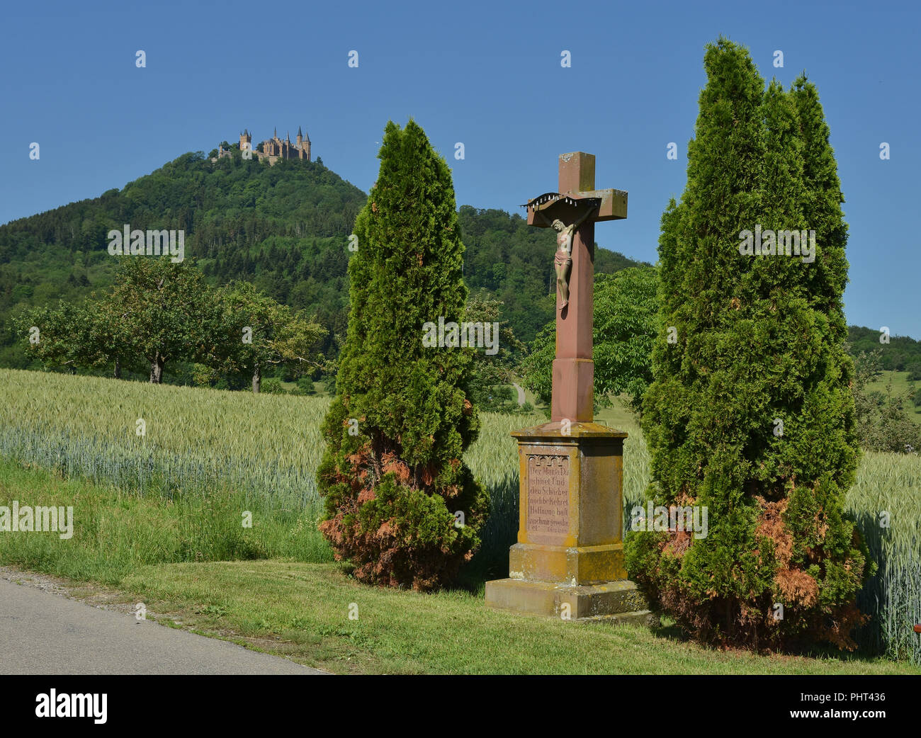 Cross castle hi-res stock photography and images - Alamy