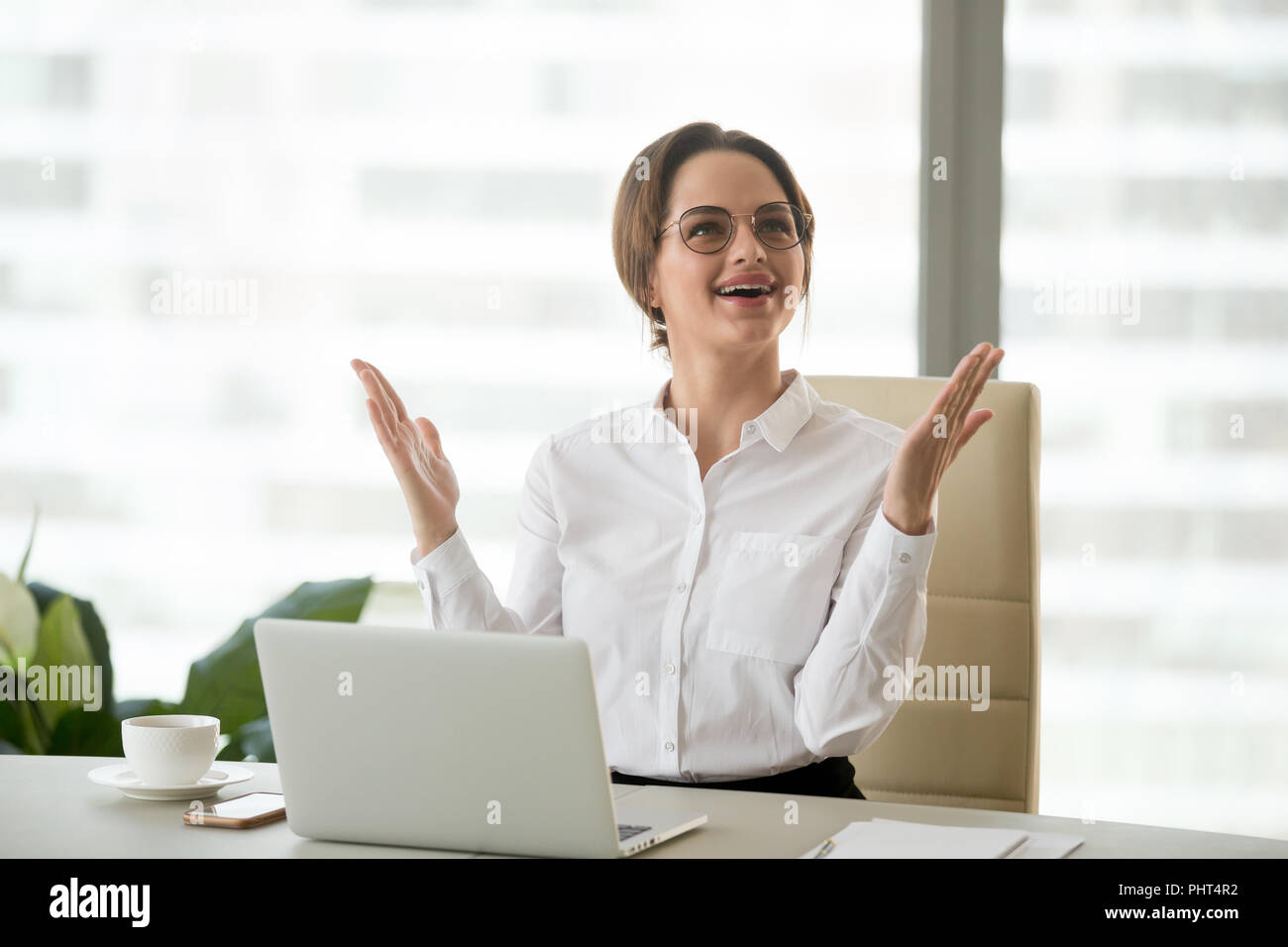 Employee wondering hi-res stock photography and images - Alamy