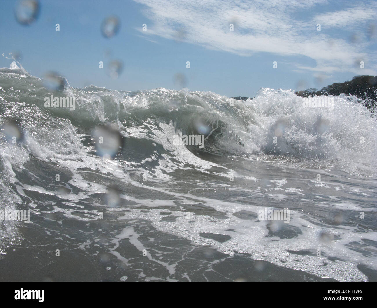 Strong ocean waves hi-res stock photography and images - Alamy