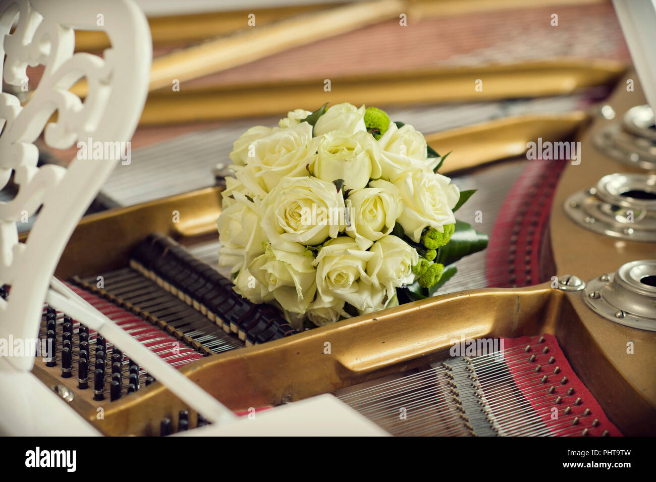 Happy piano roses hi-res stock photography and images - Alamy