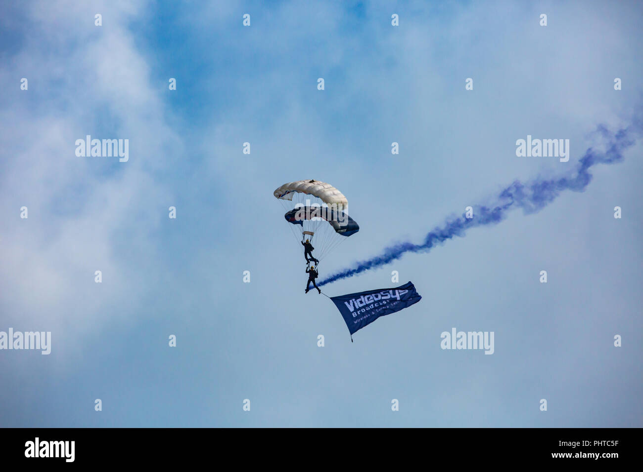 UK Bournemouth Air Festival is in its 0th year, crowds flock to see the ...