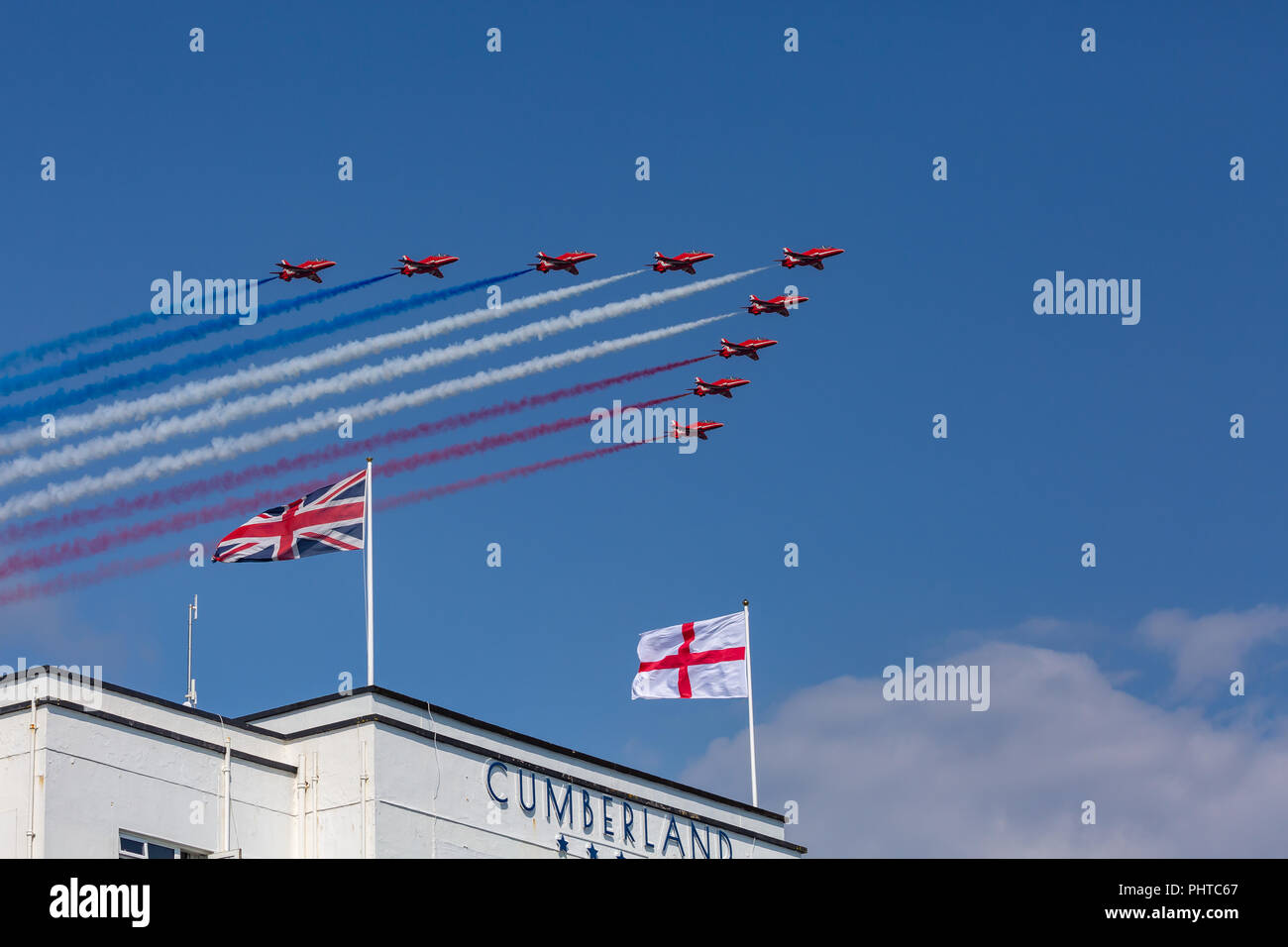 UK Bournemouth Air Festival is in its 0th year, crowds flock to see the ...