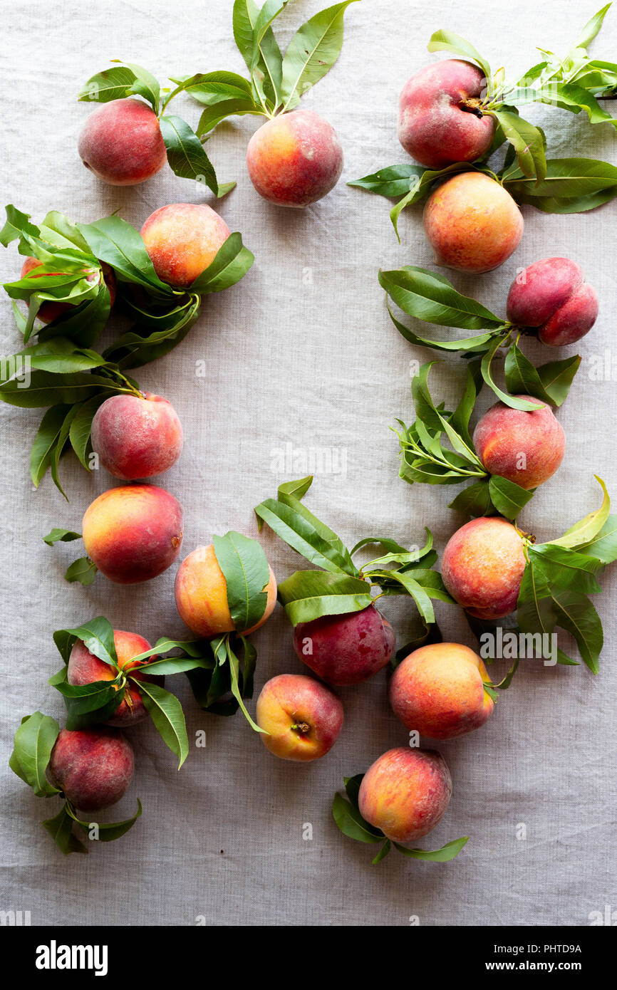 Farm fresh peaches hi-res stock photography and images - Alamy