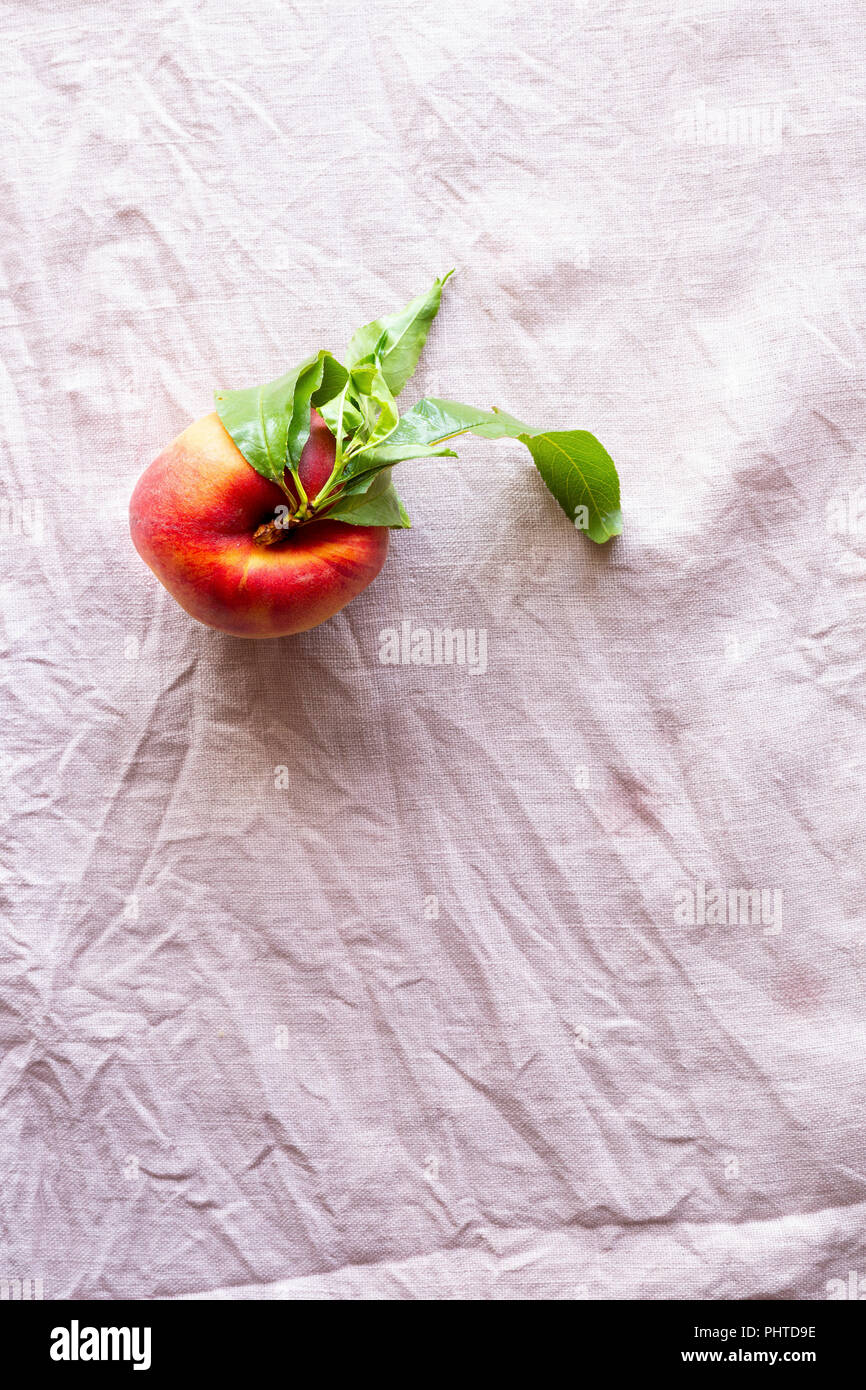 Farm fresh peaches hi-res stock photography and images - Alamy