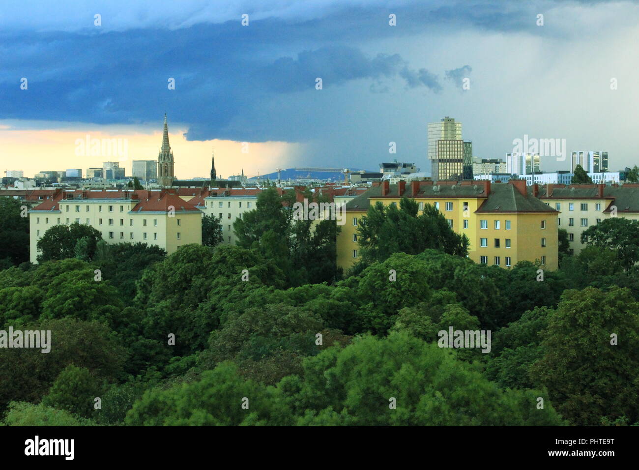Wien skyline hi-res stock photography and images - Alamy