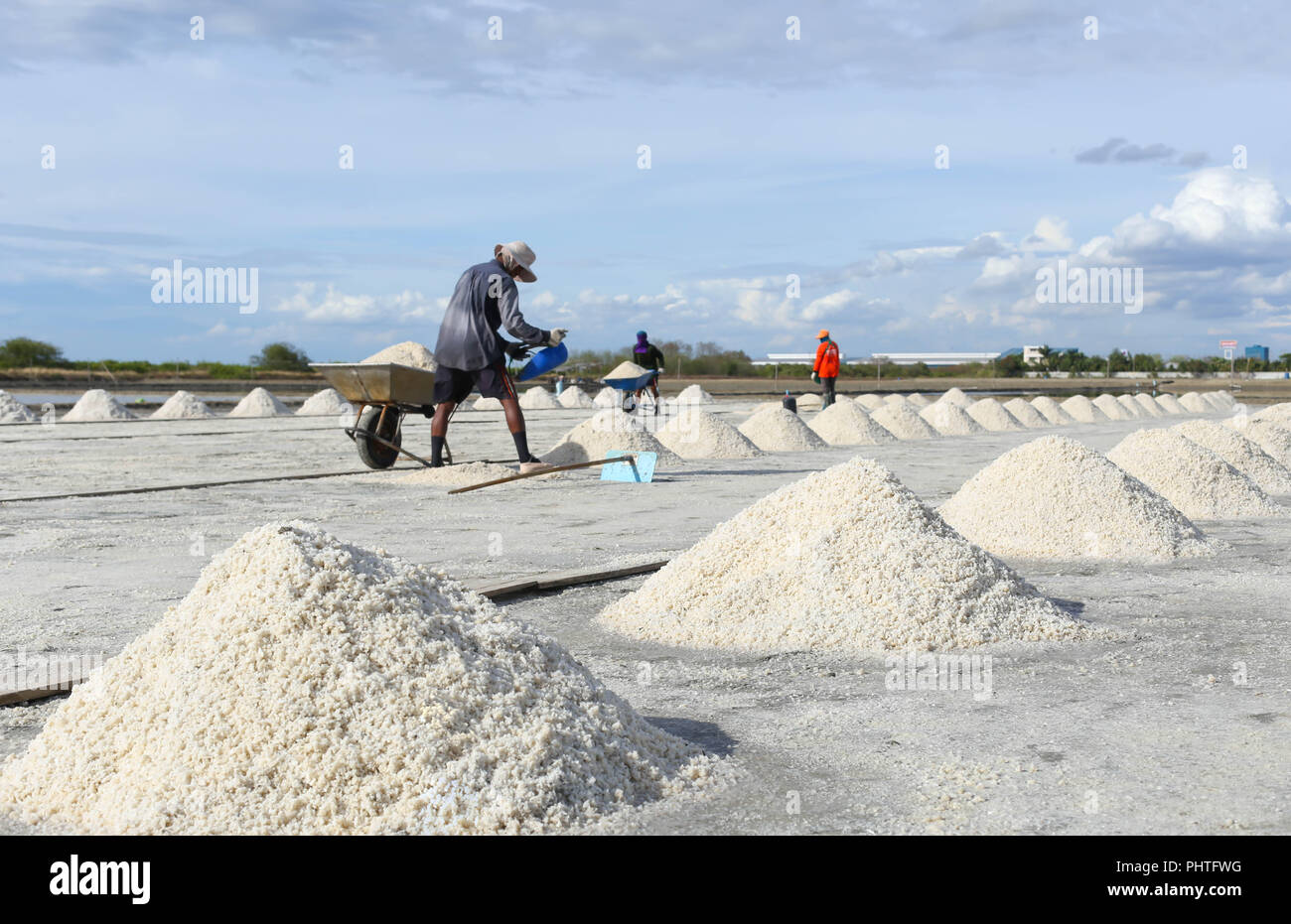 Unprocessed salt hi-res stock photography and images - Alamy