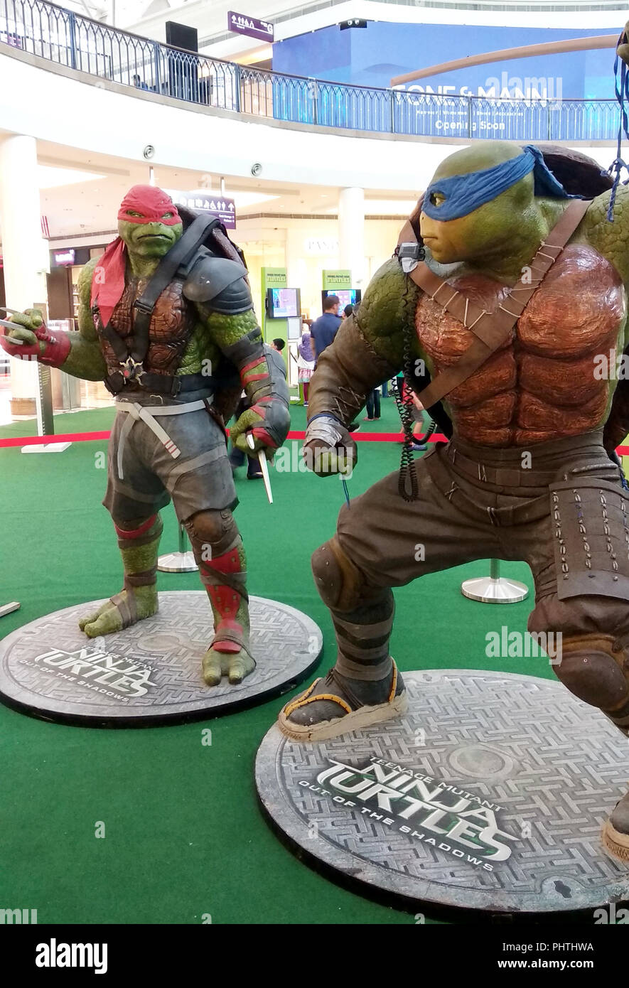 Teenage mutant ninja turtles face mask hi-res stock photography and ...