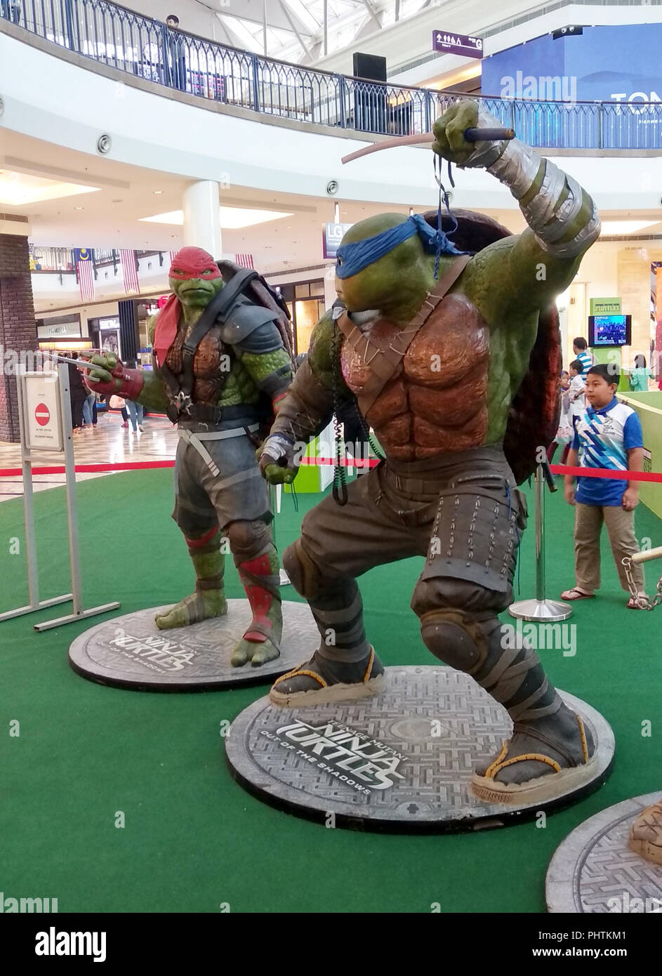 Teenage mutant ninja turtles face mask hi-res stock photography and ...