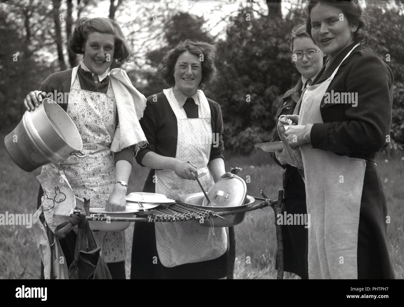 Girlguiding 1950s hi-res stock photography and images - Alamy