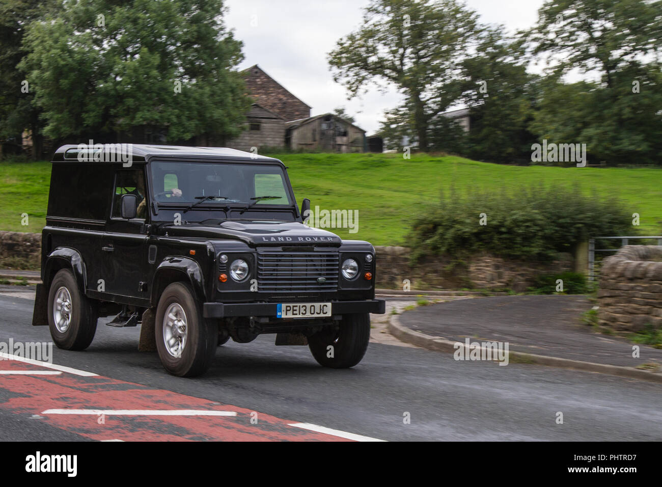 Land rover defender 90 hard top td hi-res stock photography and images ...