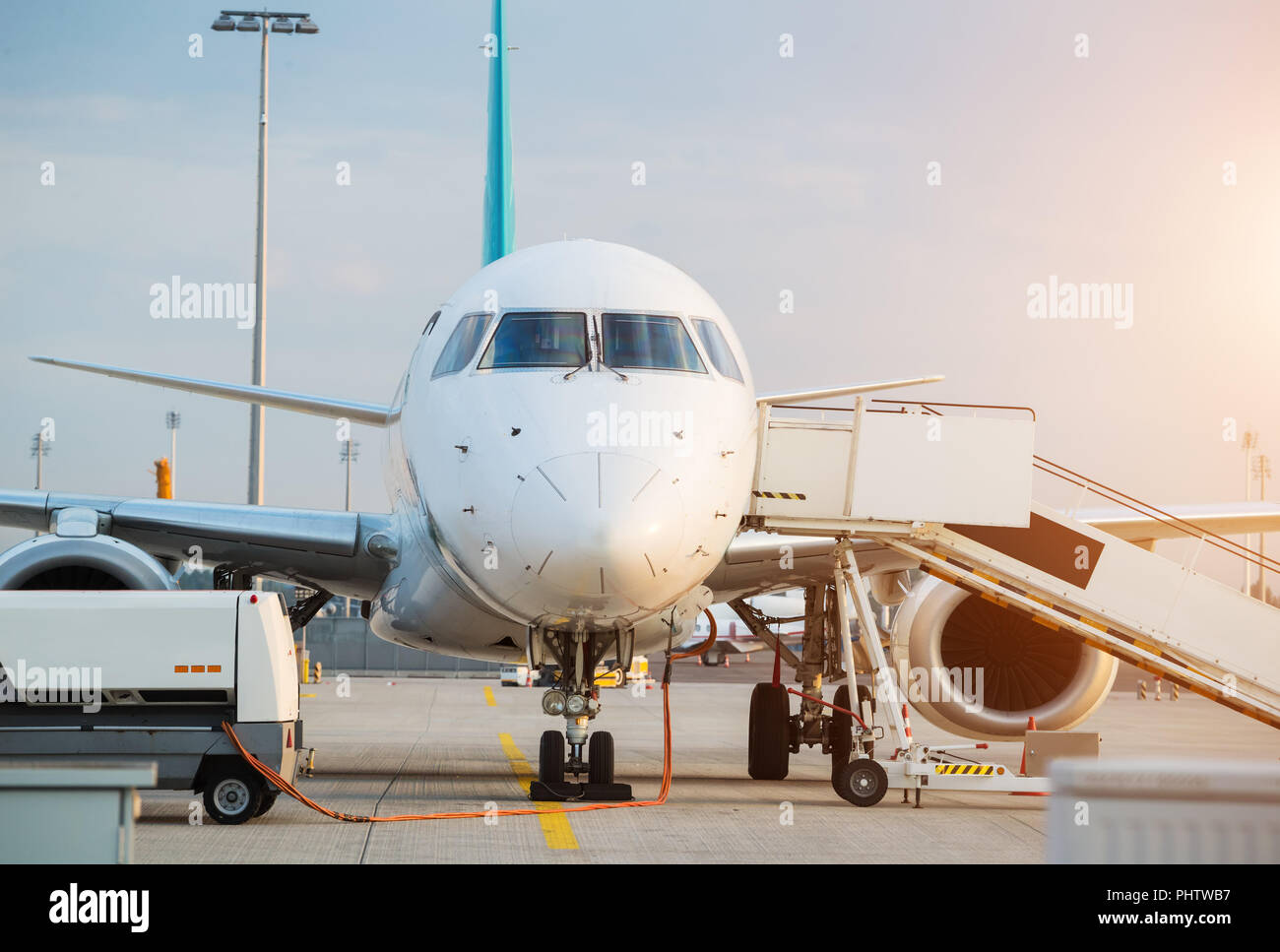 Aircraft frontview hi-res stock photography and images - Alamy