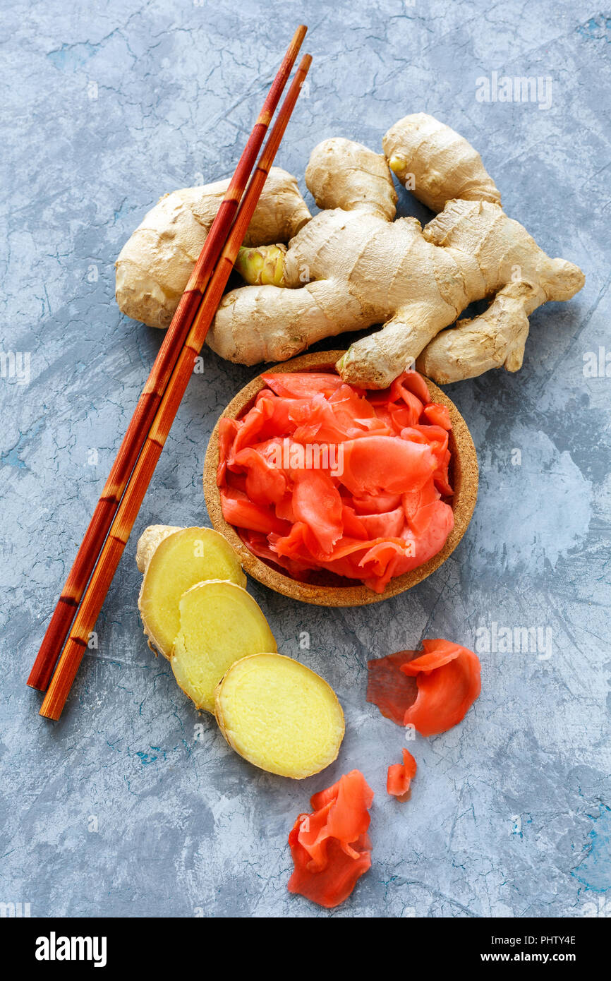 Pink pickled ginger with chopsticks hi-res stock photography and images ...