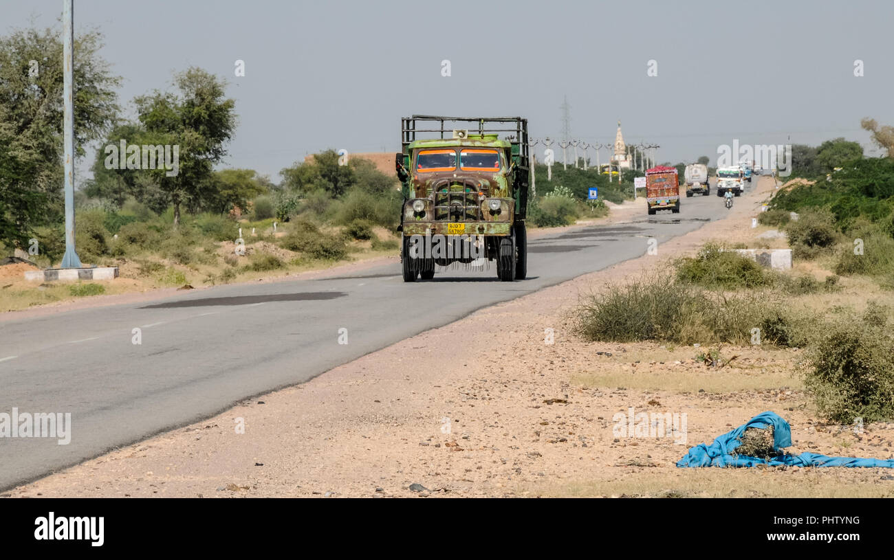 Thar truck hi-res stock photography and images - Alamy