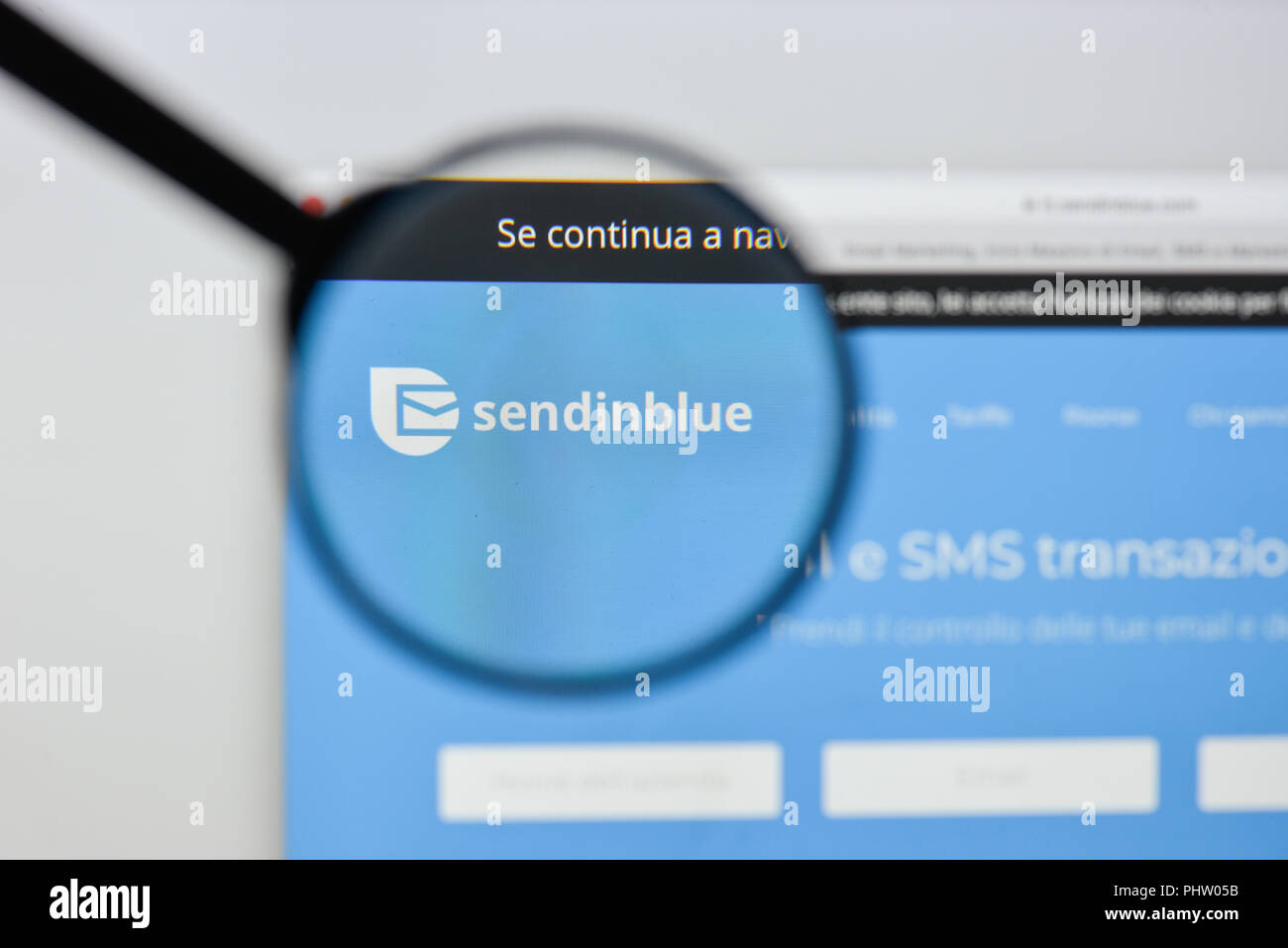 Sendinblue logo hi-res stock photography and images - Alamy