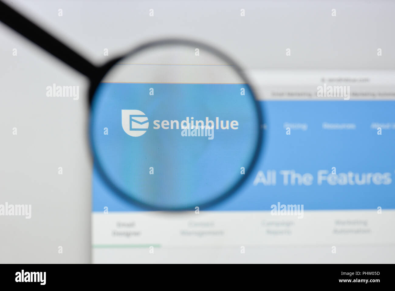 Sendinblue logo hi-res stock photography and images - Alamy