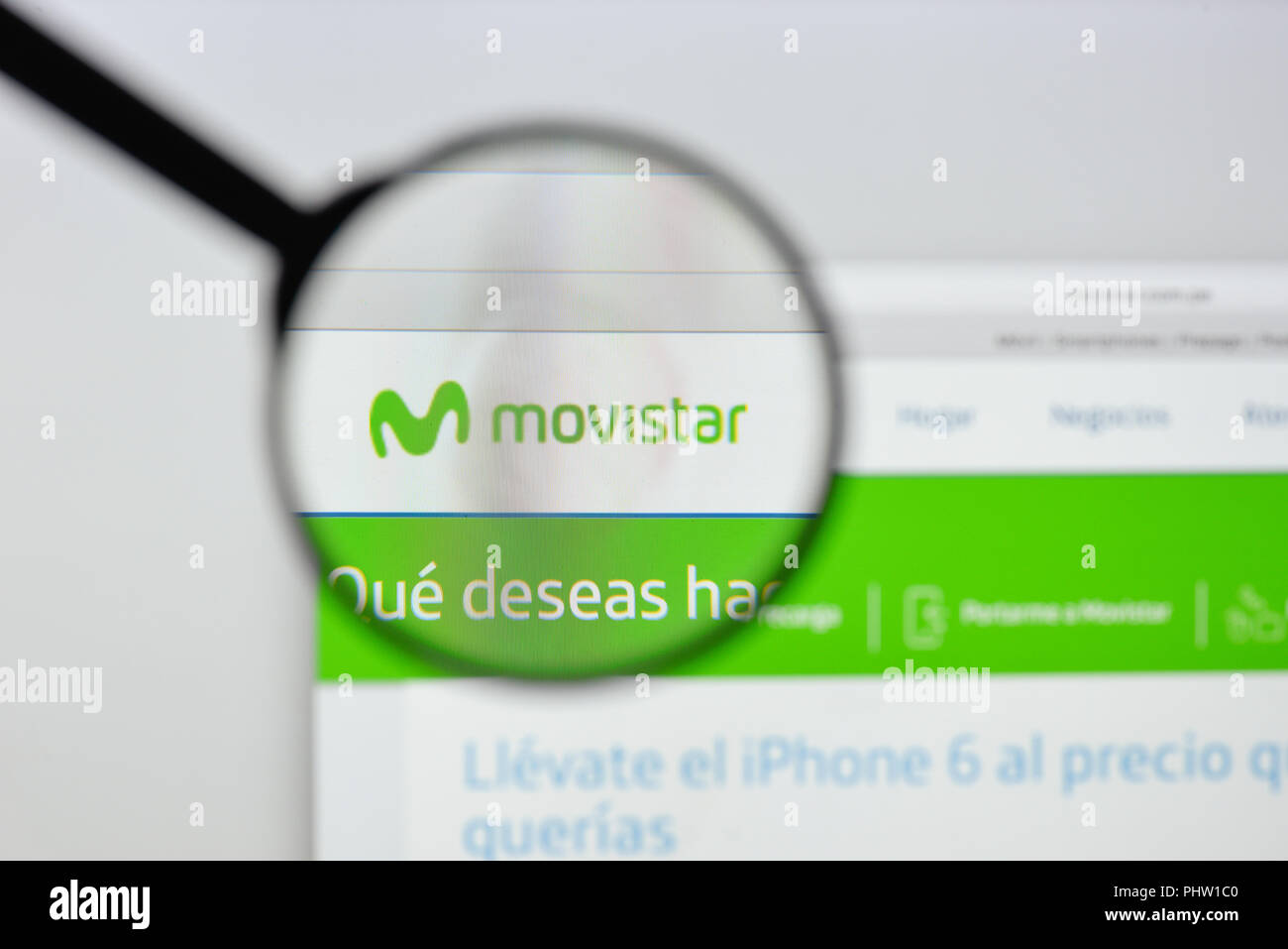 Movistar store hi-res stock photography and images - Alamy
