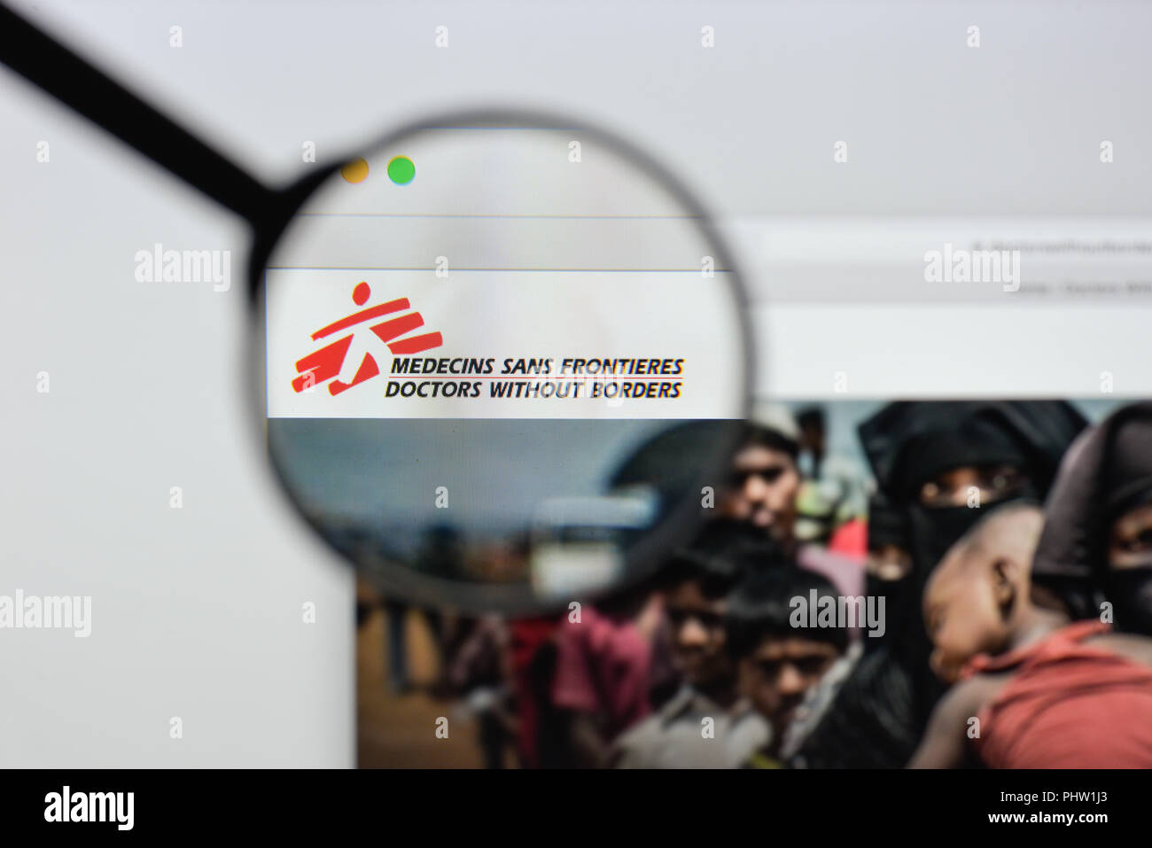 Doctors without borders logo hi-res stock photography and images - Alamy