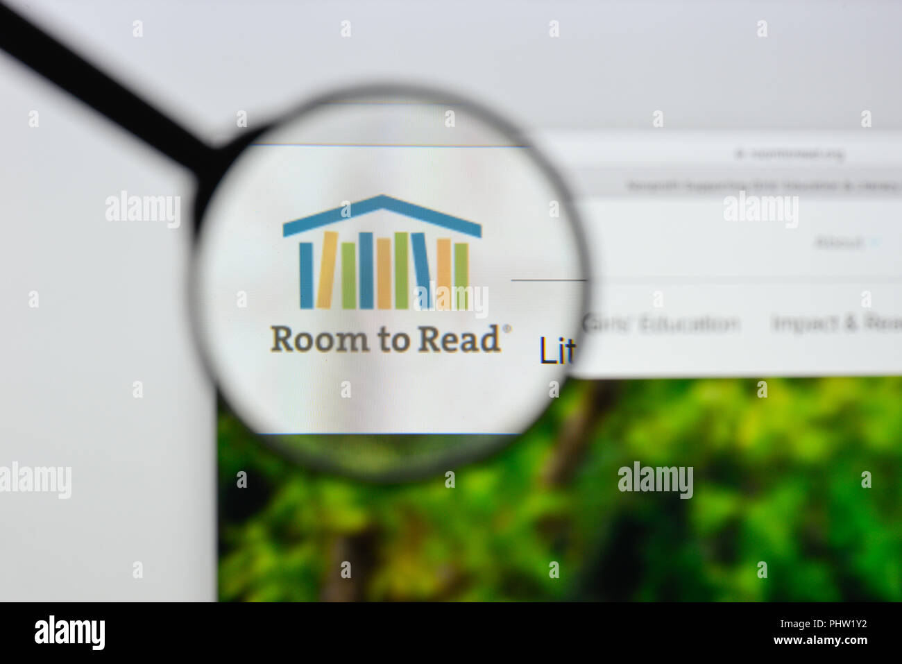 Room to read logo hi-res stock photography and images - Alamy