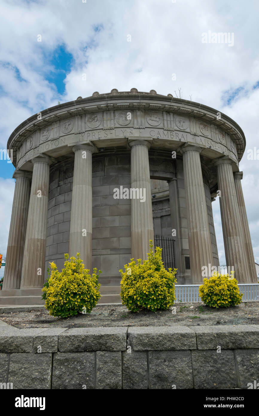 Greek temple monument at the boardwalk Stock Photo - Alamy