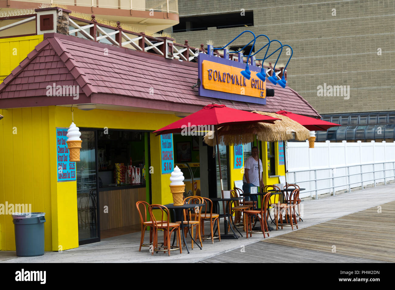 Colorful street vendor booths at the boardwalk Stock Photo - Alamy