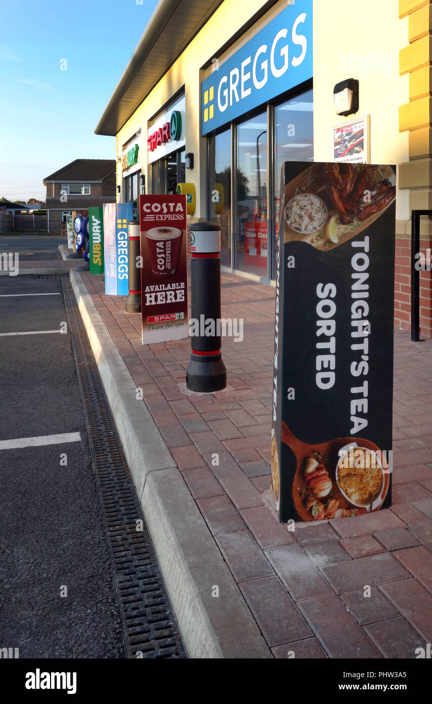 New Shop units at Thurcroft Shopping precinct Stock Photo - Alamy