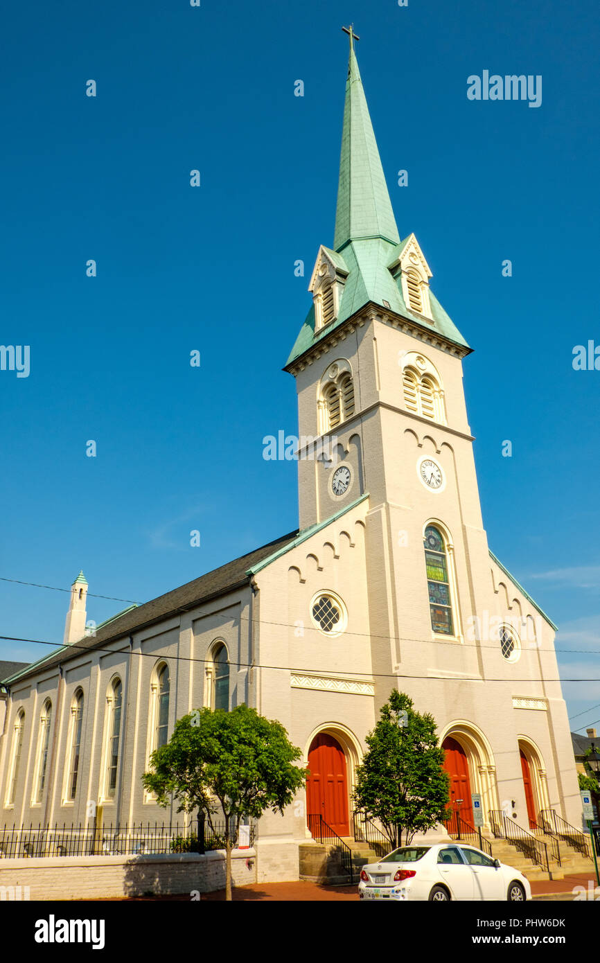 St georges episcopal church hi-res stock photography and images - Alamy