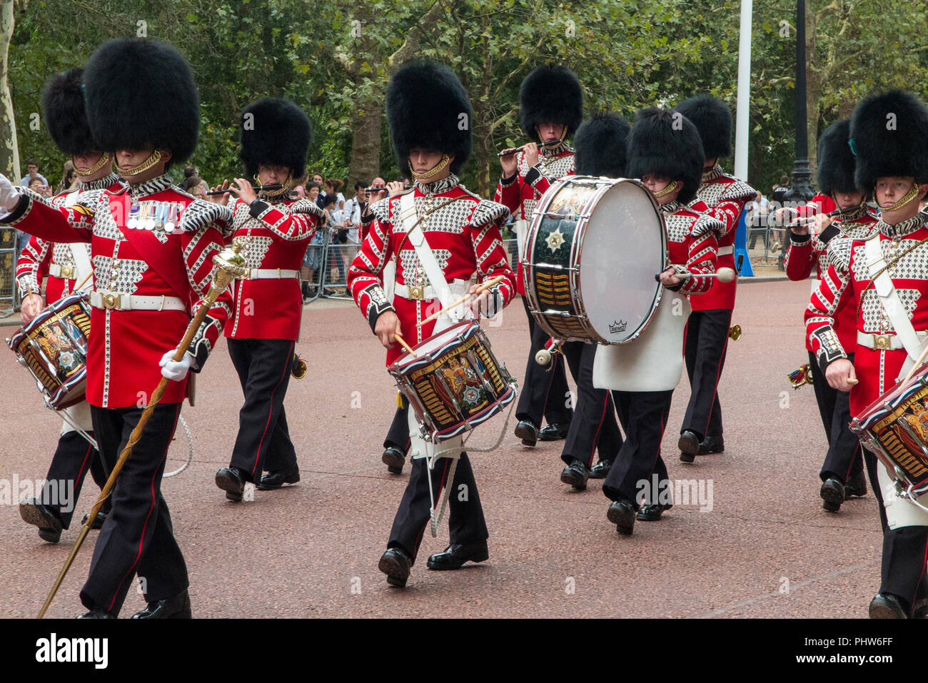 Grenadier Guards marching down the Mall in summer Stock Photo - Alamy