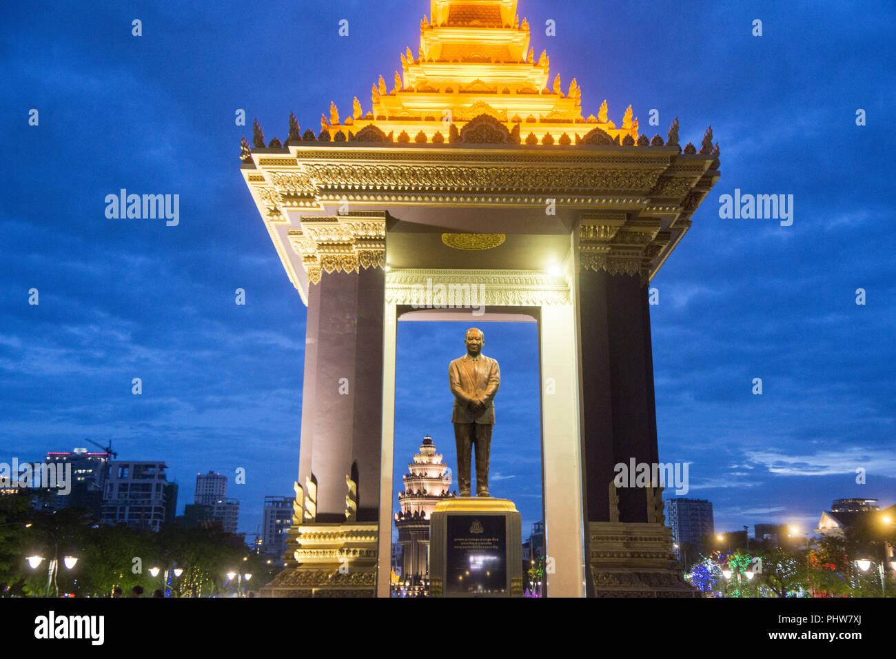 Sihanouk statue hi-res stock photography and images - Alamy
