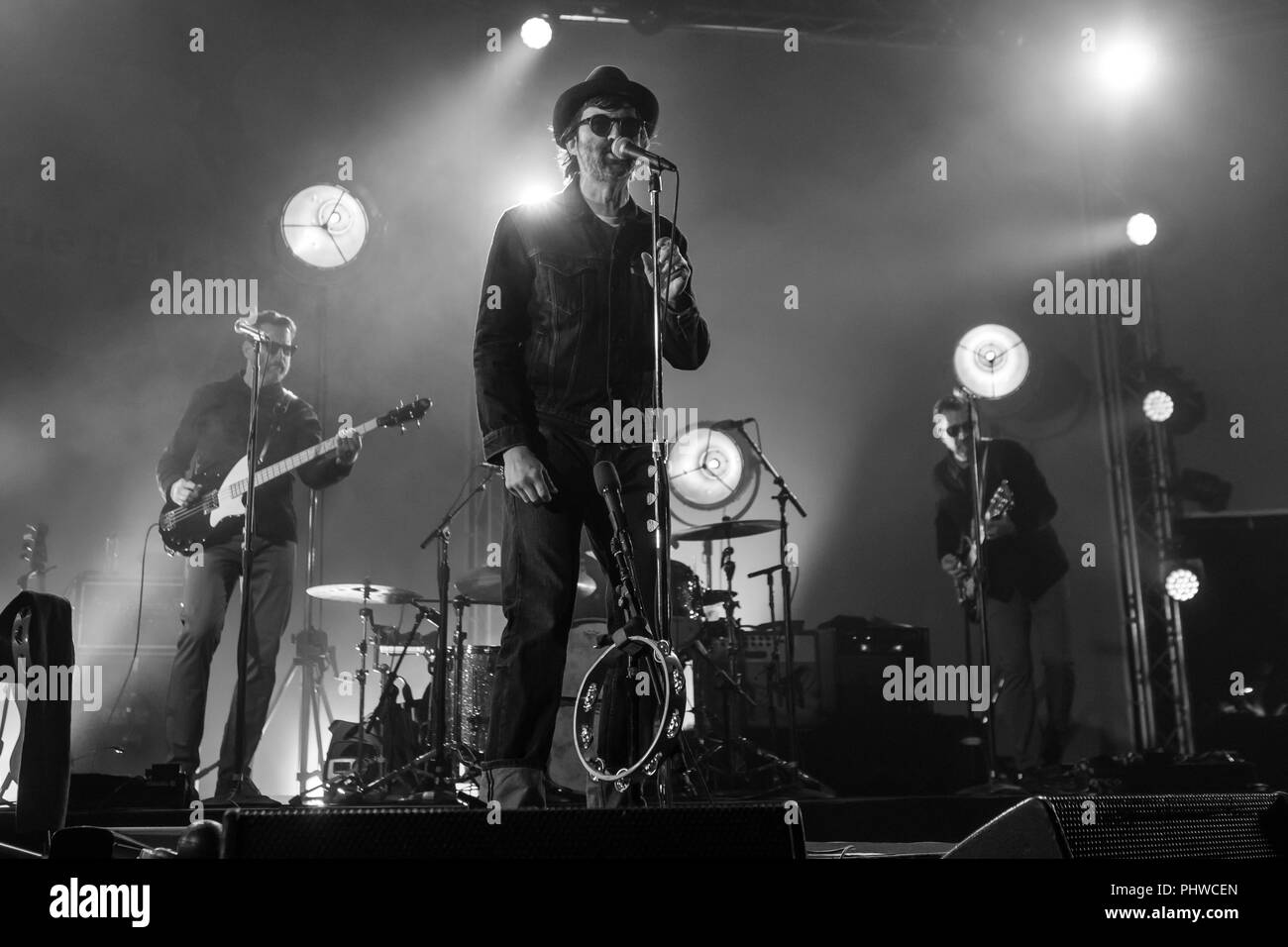 Eels band hi-res stock photography and images - Alamy