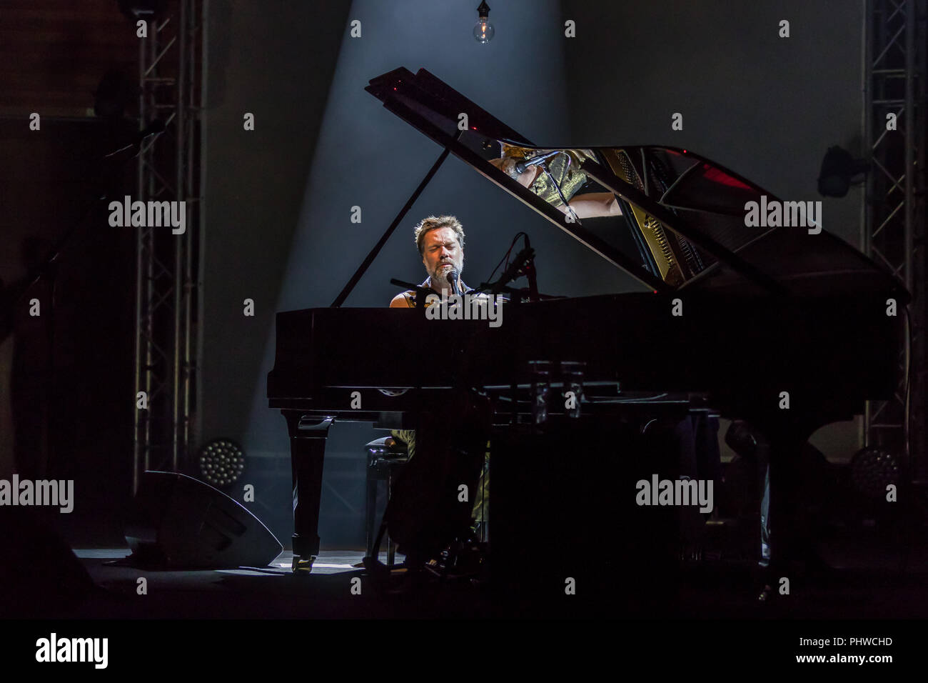 Band wainwright hi-res stock photography and images - Alamy