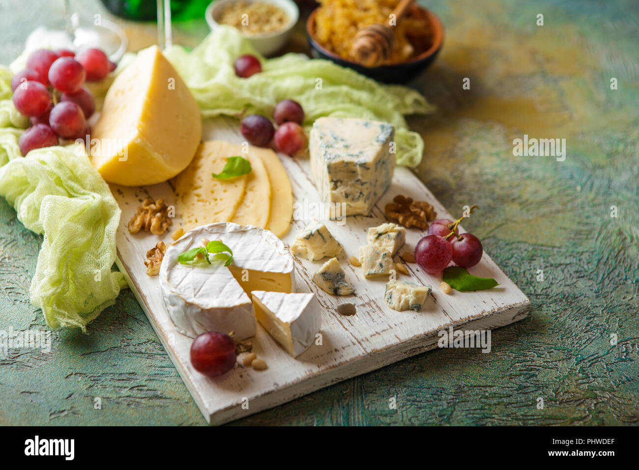 Nuts and cheese hi-res stock photography and images - Alamy