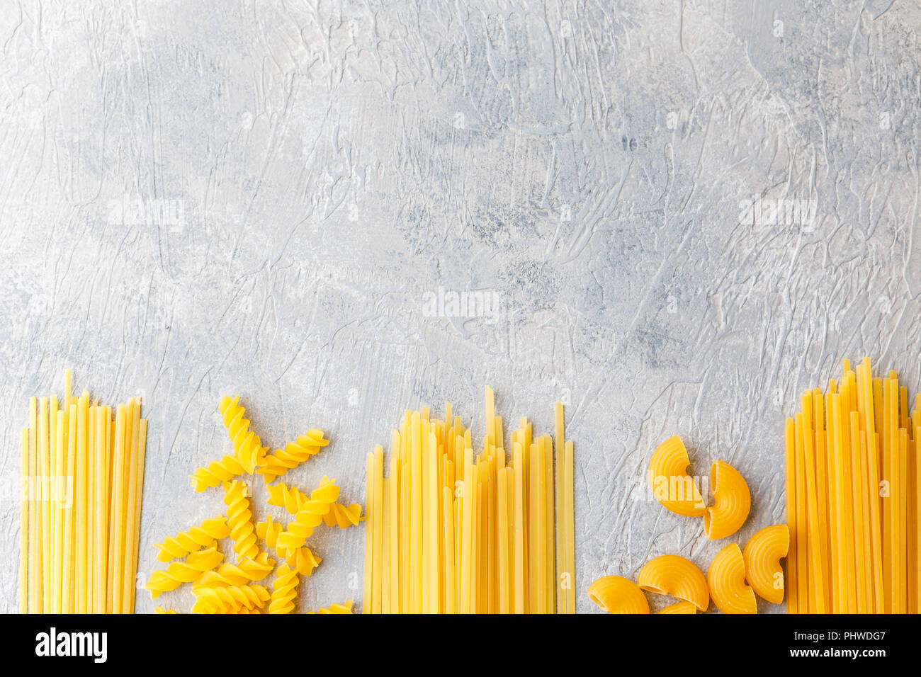 Different types of shells hi-res stock photography and images - Alamy