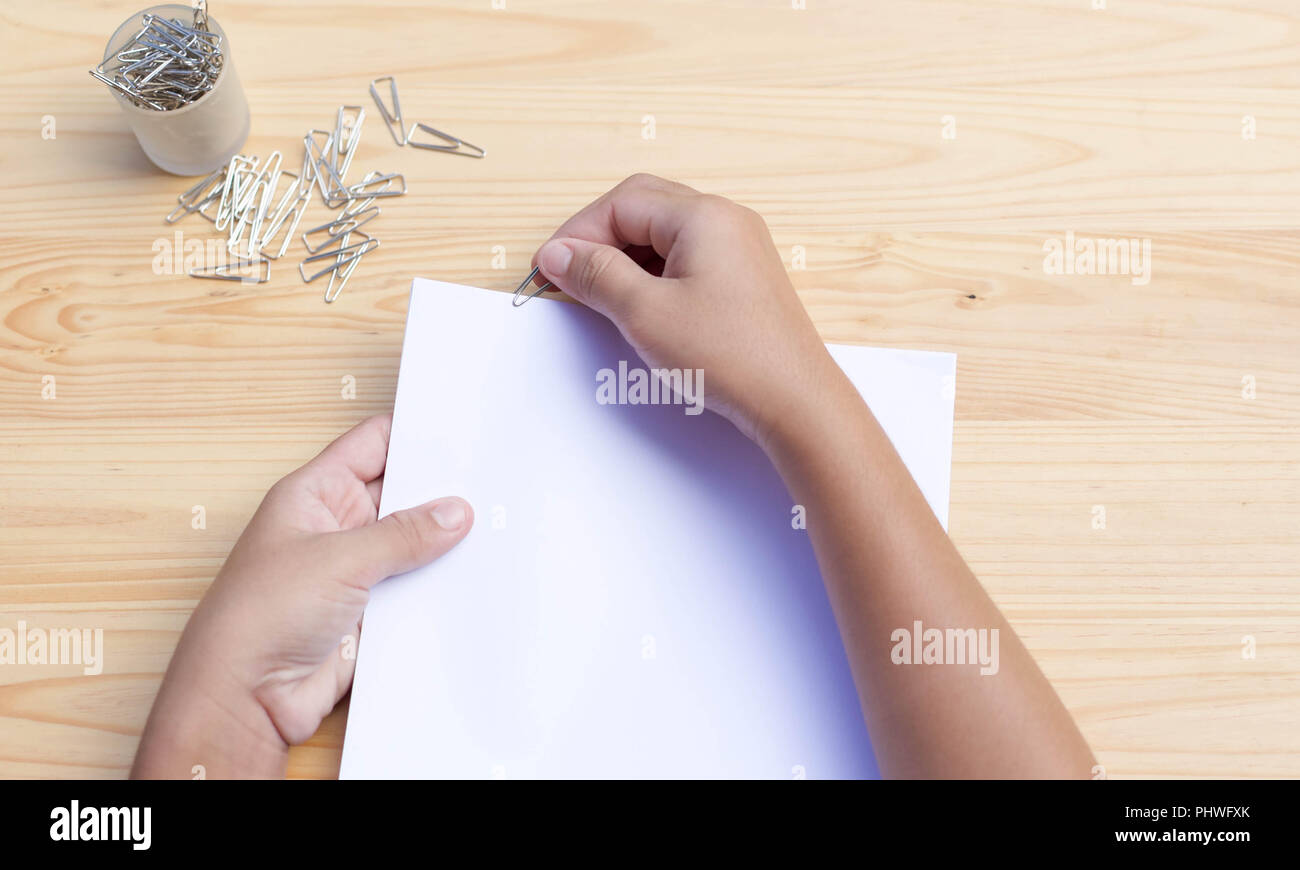 Asian businesswoman hold clipboard hi-res stock photography and images ...
