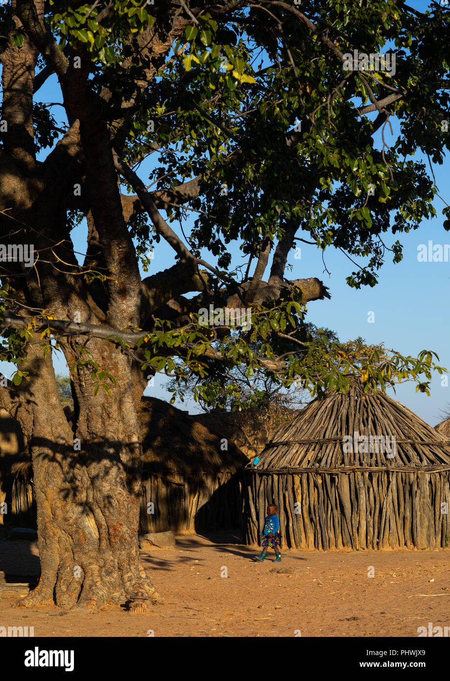 Mumuhuila girl in a traditional village, Huila Province, Chibia, Angola ...