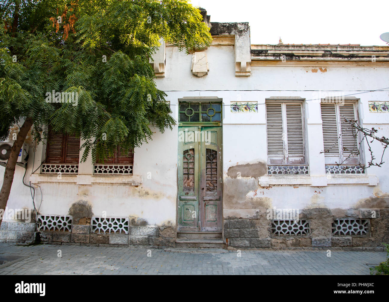 Angola africa old colonial portuguese house hi-res stock photography ...