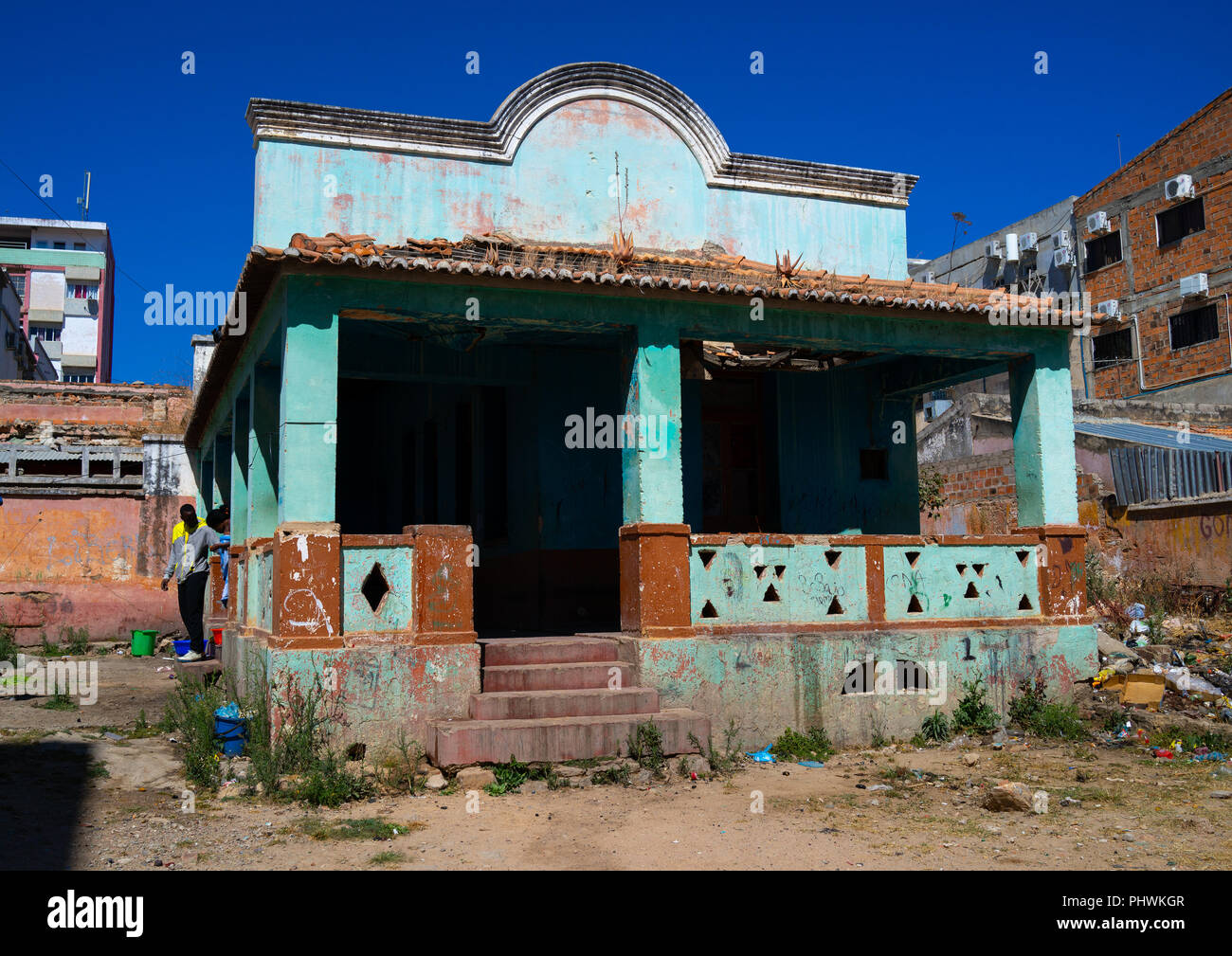 Angola africa old colonial portuguese house hi-res stock photography ...