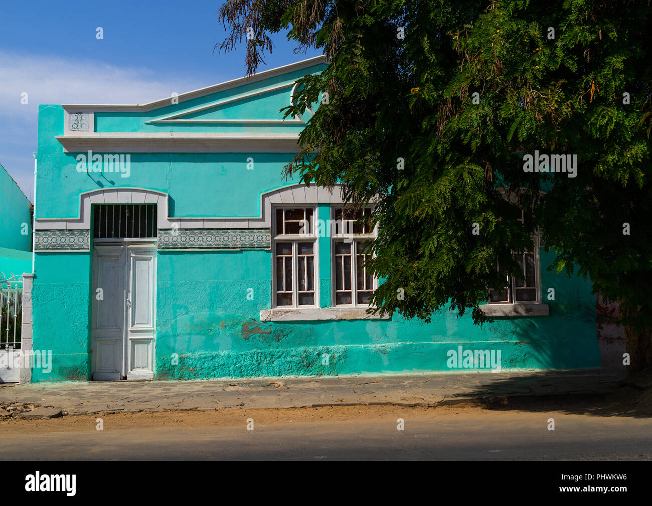 Angola africa old colonial portuguese house hi-res stock photography ...