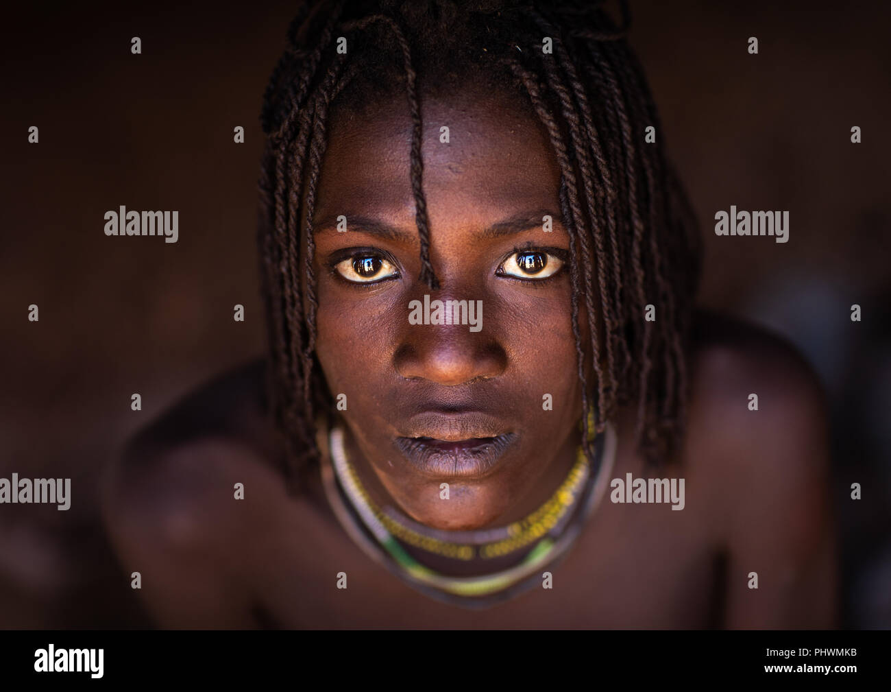 Batwa tribe young woman who will soon be married, Cunene Province ...