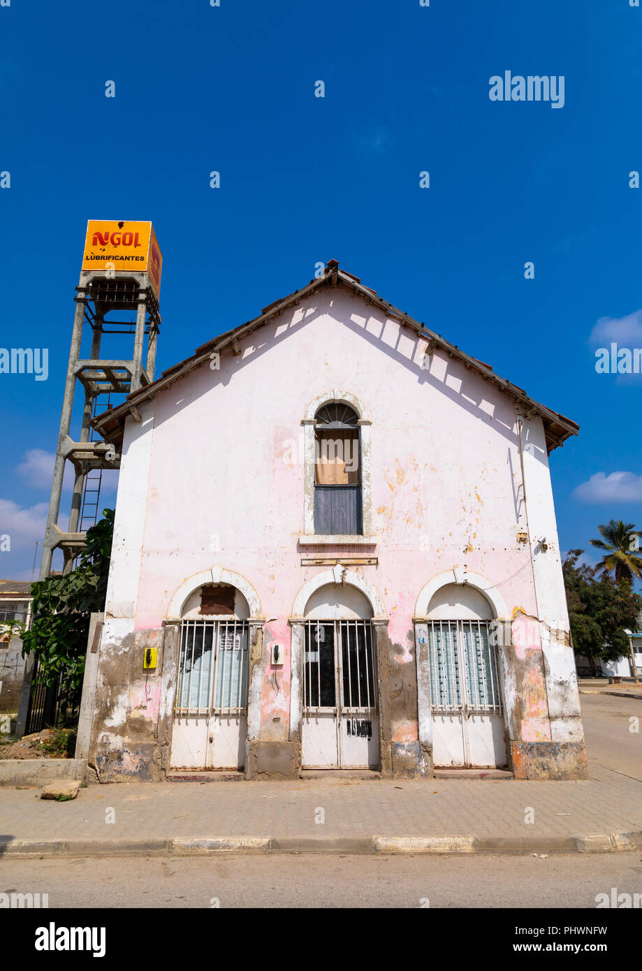Angola africa old colonial portuguese house hi-res stock photography ...