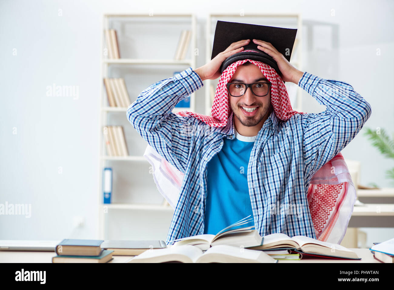 Student graduation arab hi-res stock photography and images - Alamy
